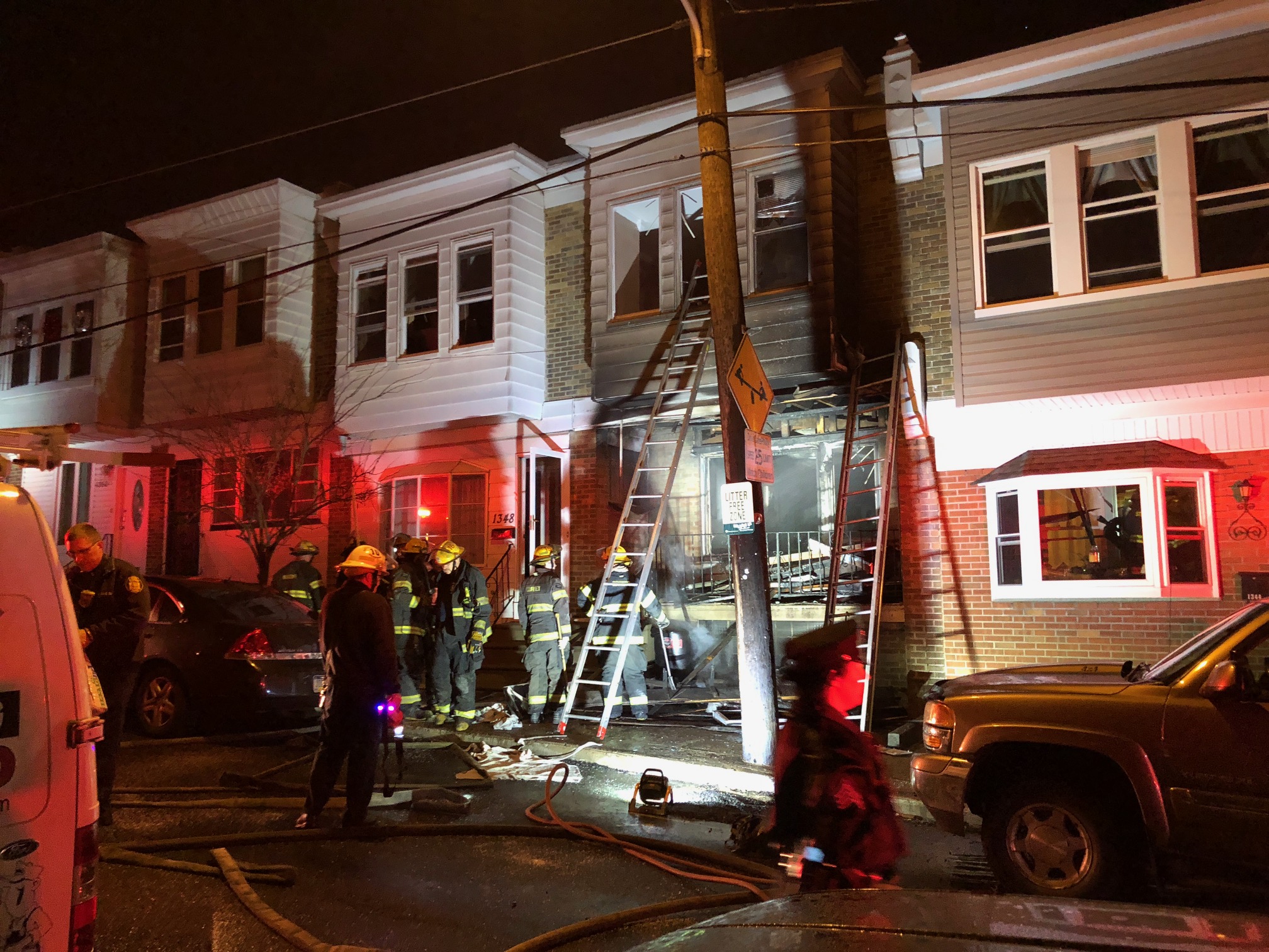 VIDEO: Philadelphia massive 5-alarm factory fire – Newsworking